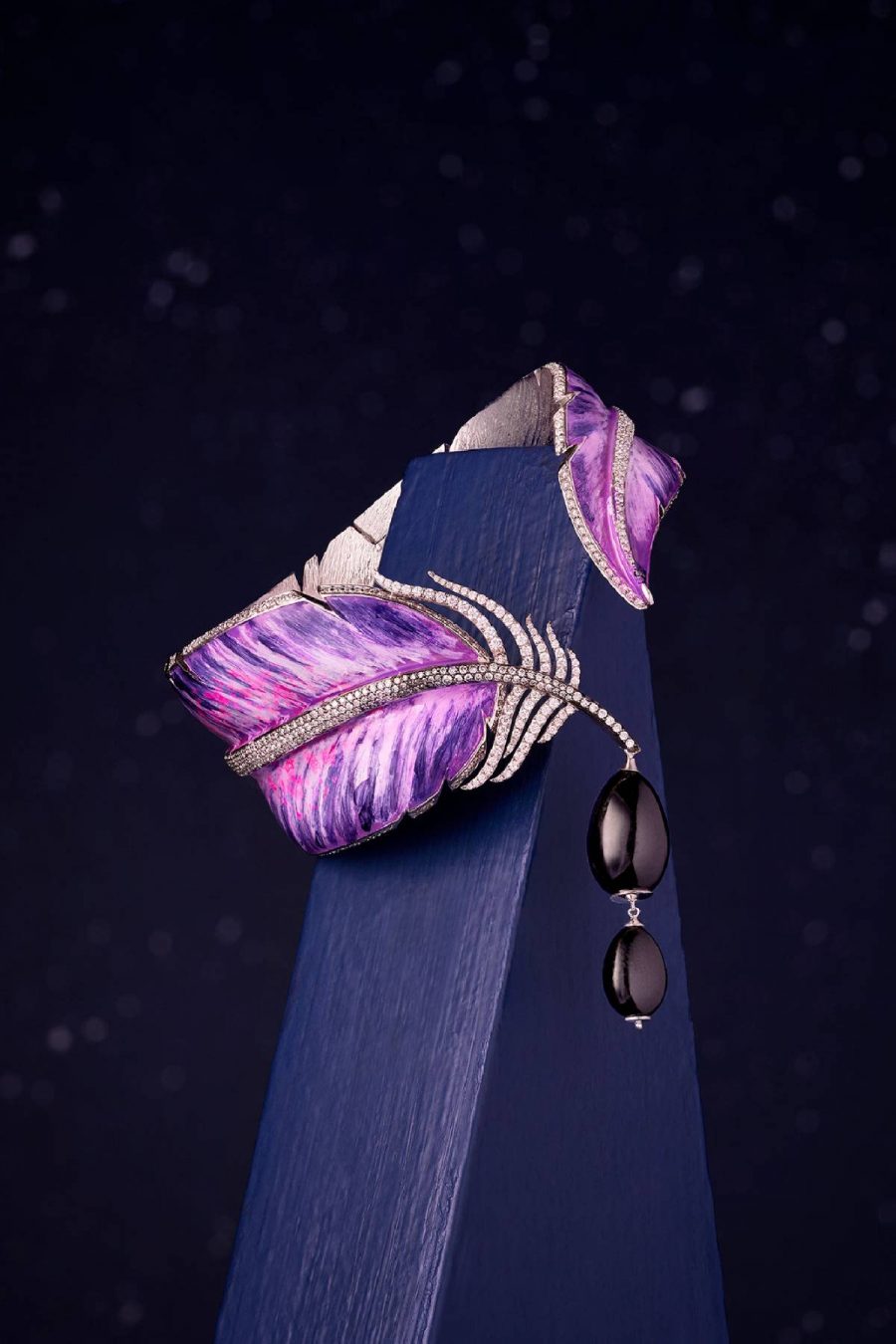 Artisan 2022: Queen's Ransom For Wallis Simpson - Solitaire magazine is ...