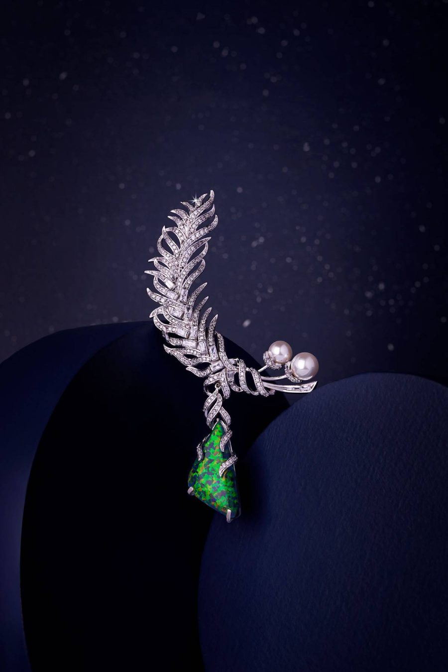Artisan 2022: Trendy Jewels To Charm Barbara Hutton - Solitaire ...