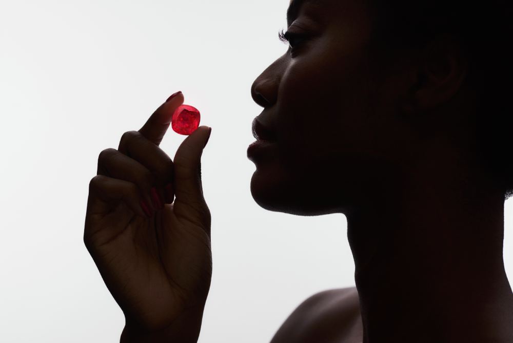 Rare 55.22-ct Estrela-de-Fura Ruby Set to Break Records at Sotheby's ...