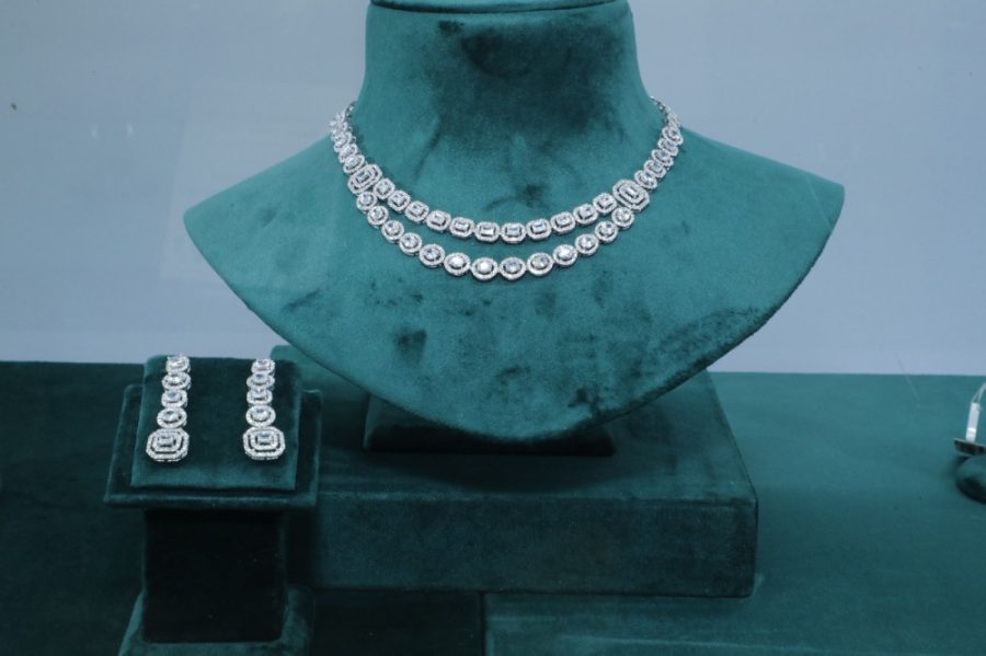 Why Lab-Grown Diamonds are Thriving in a Volatile Market - Solitaire ...